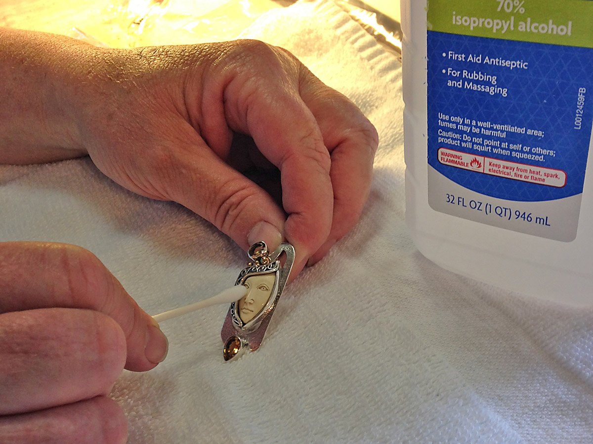 How to Clean Ivory Jewelry