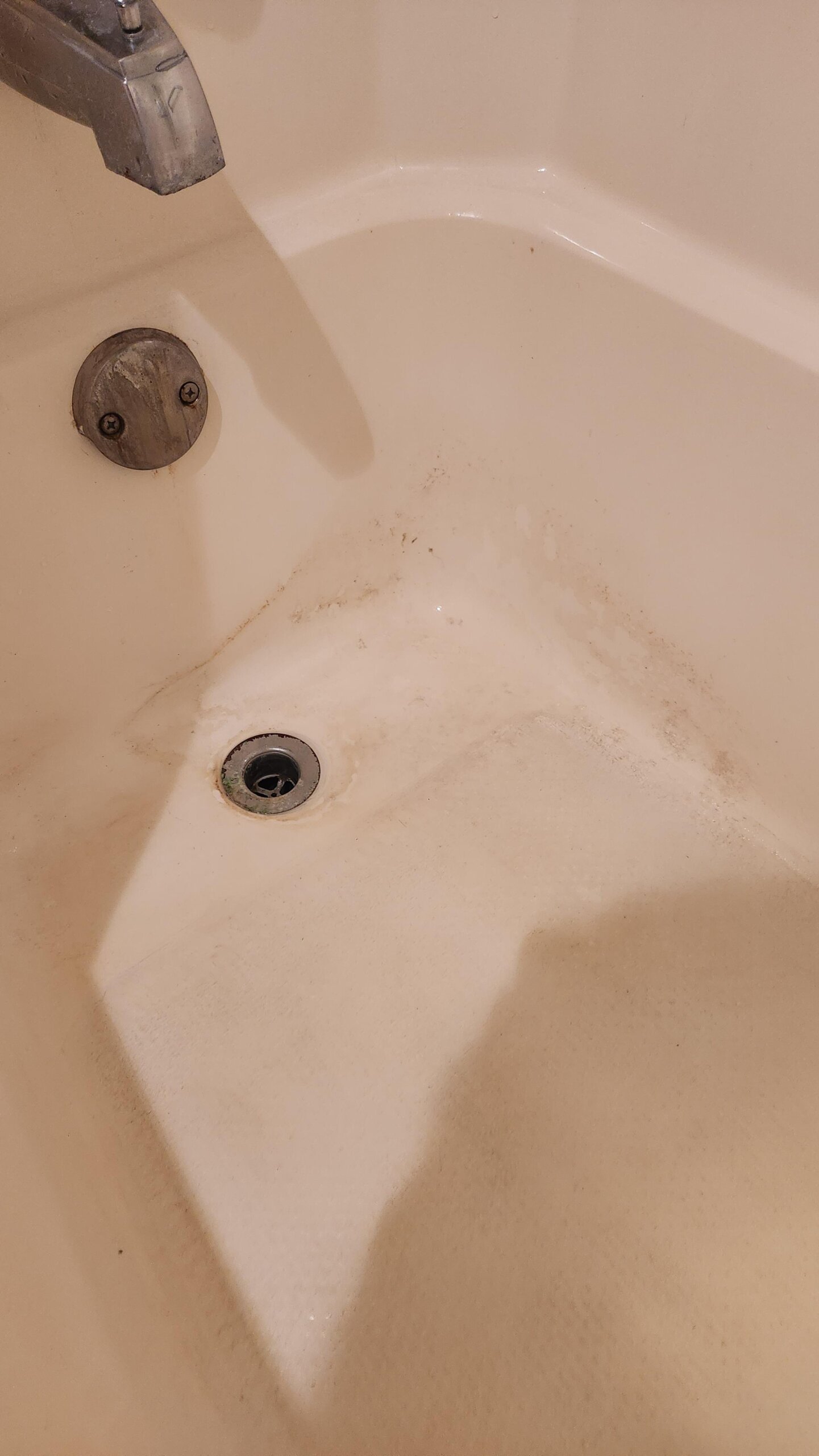 How to Clean Calcium Buildup in Bathtub: Quick Tips!