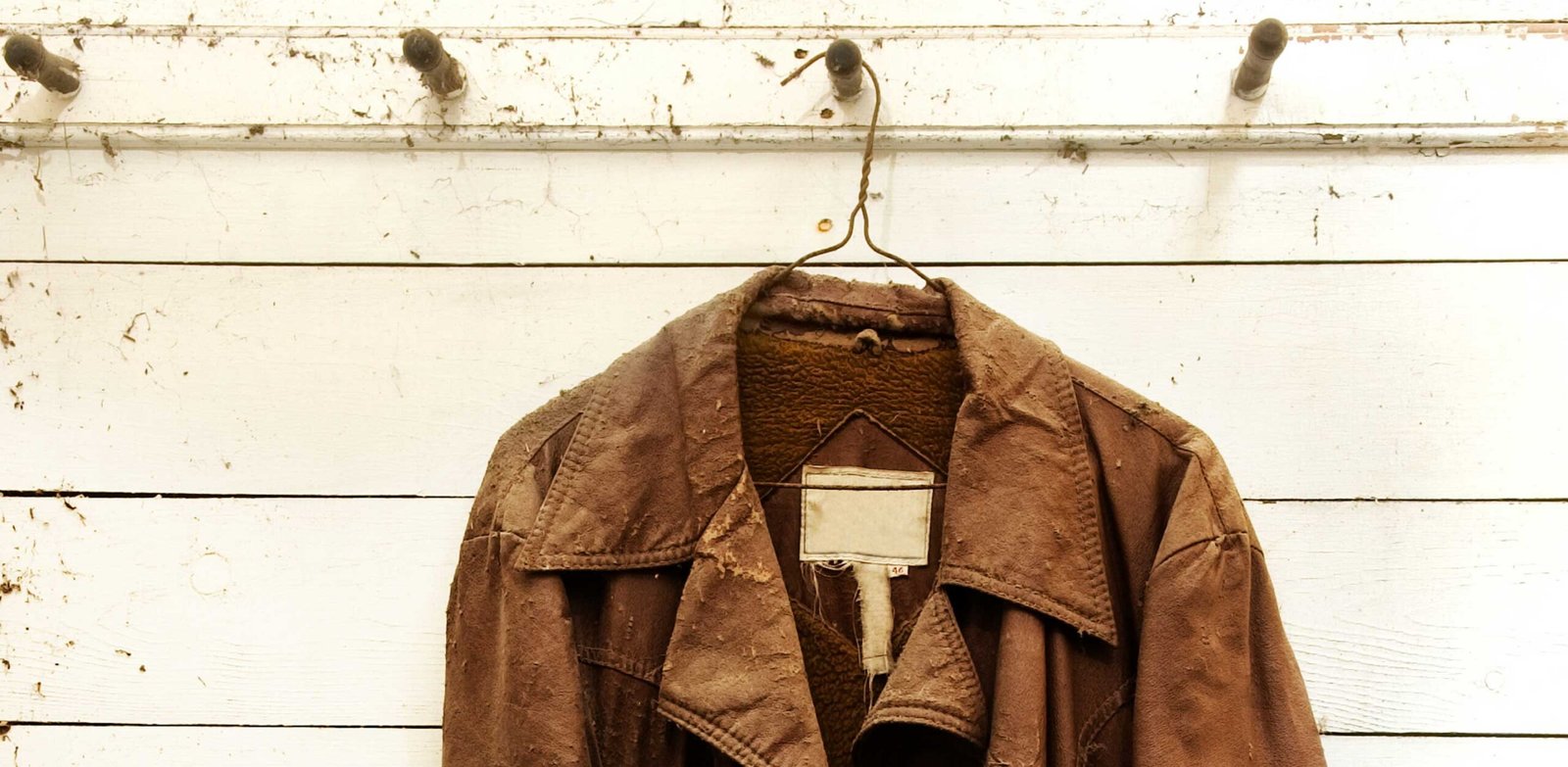 How to Clean a Mouldy Leather Jacket: Expert Tips & Tricks