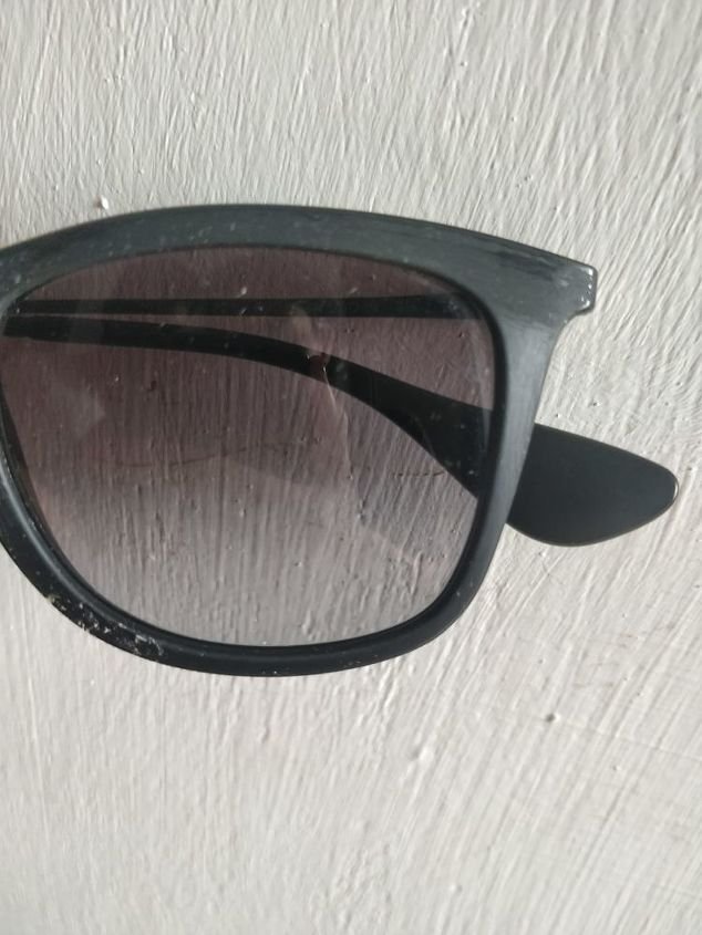 How to Clean Matte Ray Bans: Expert Tips for Pristine Shades